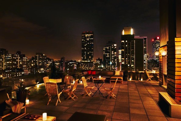Imagine: A moonlit summer NYC rooftop party. 🌆 - URSTYLE